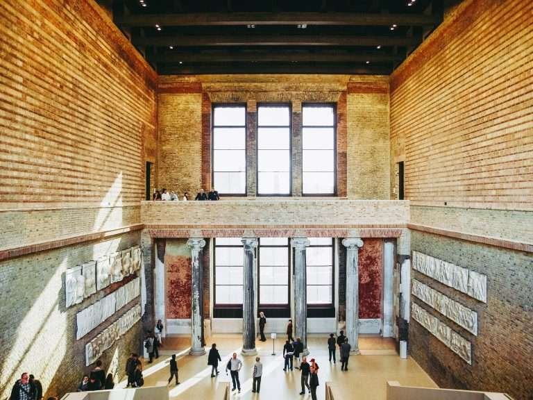 Neues Museum Berlin | Starting from € 16 - 2024