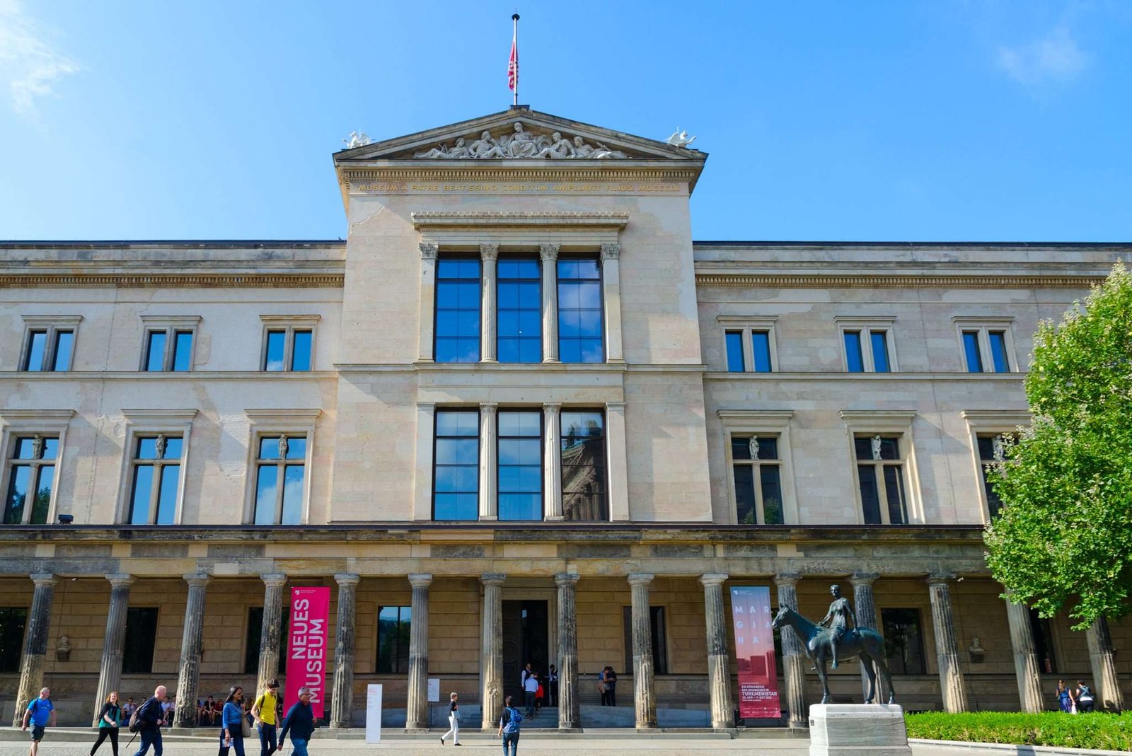 Neues Museum Berlin | Starting from € 16 - 2024